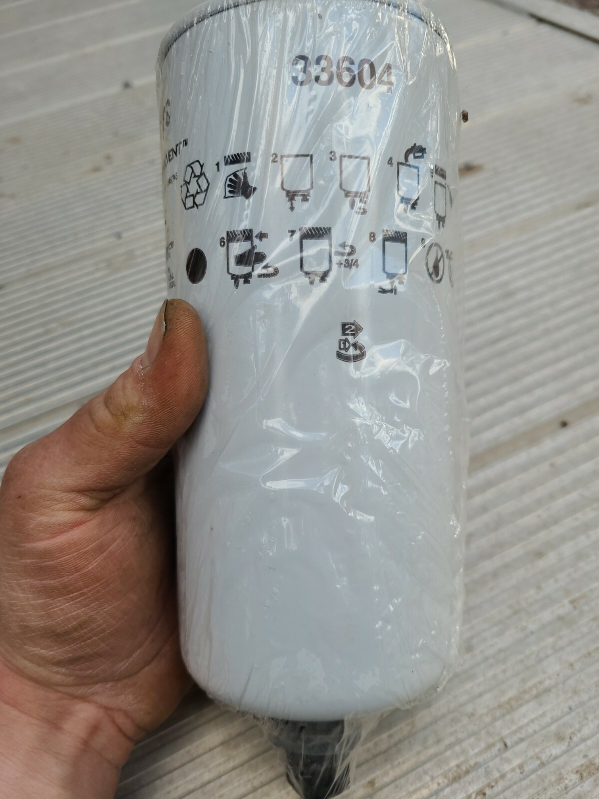 WIX 33604 - Fuel filter cross reference