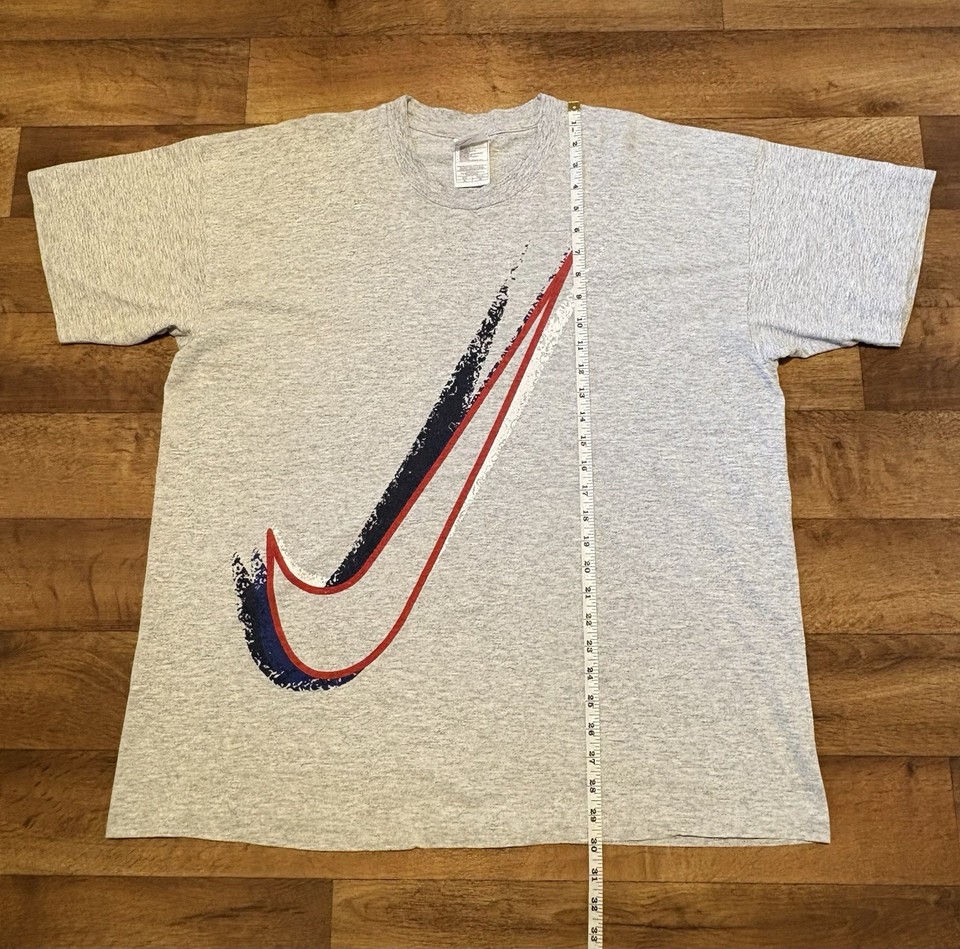 Nike Vintage Big Swoosh Logo Graphic Single Stitch T-Shirt XL light ...