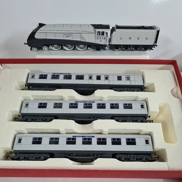 Hornby Silver Fox A4 Locomotive for sale online | eBay