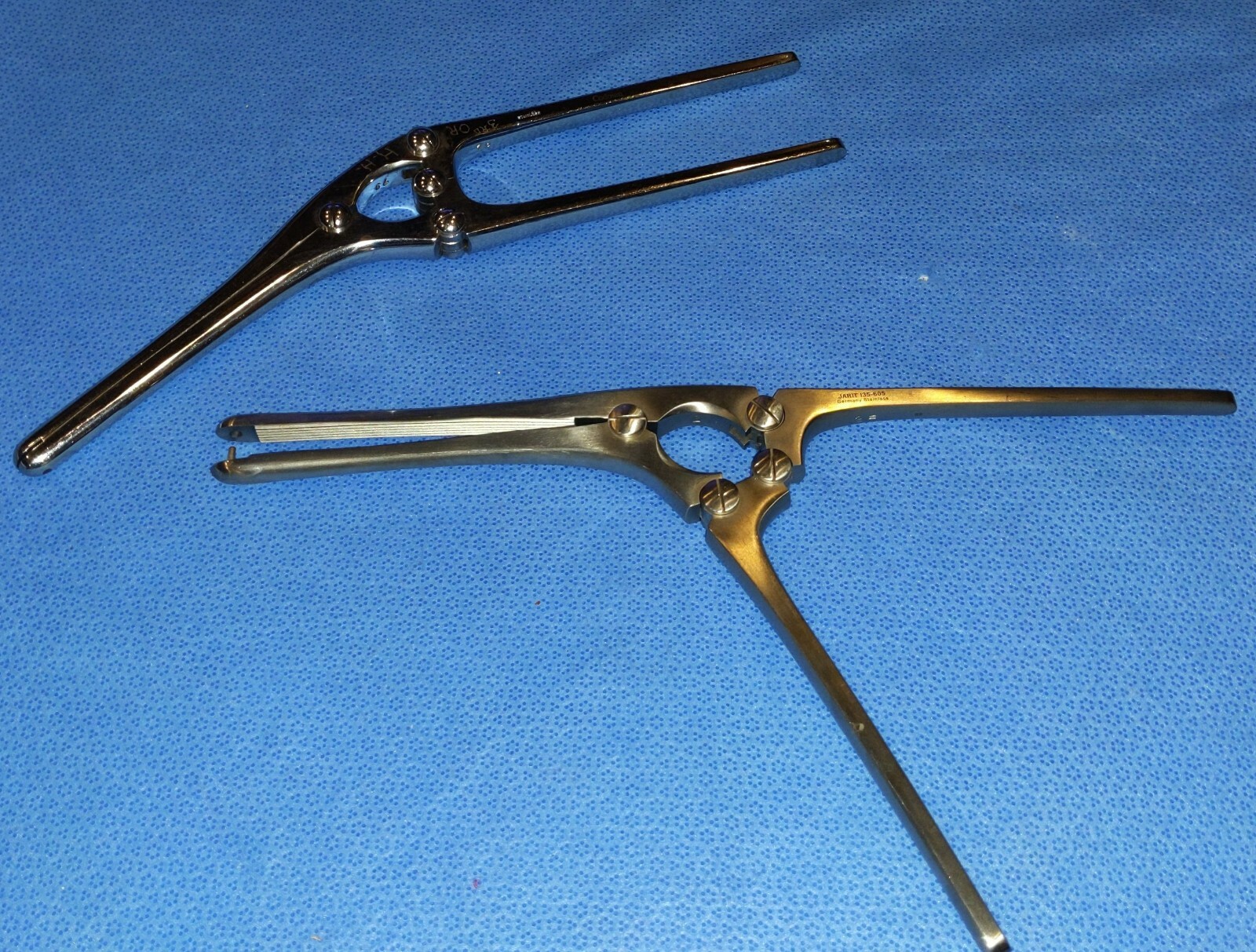 Set of 2 Payr Pylorus Clamps 10¾" , jaw length 4" 135-605 Jarit and ...