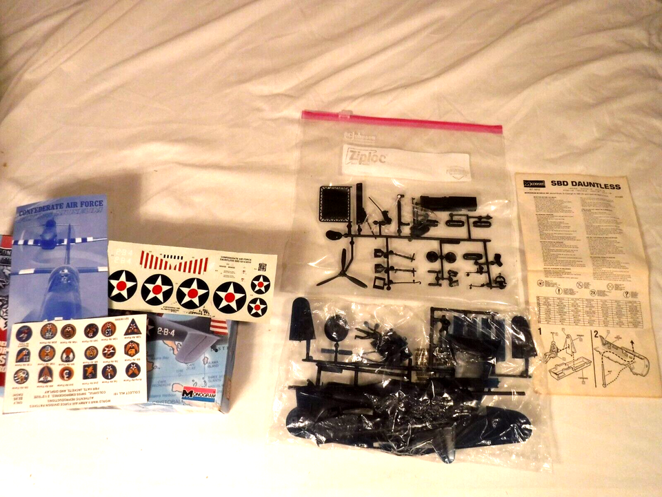 1/48 Monogram SBD Dauntless Ghost Squadron CAF Pilot & Gunner # 5212 ...