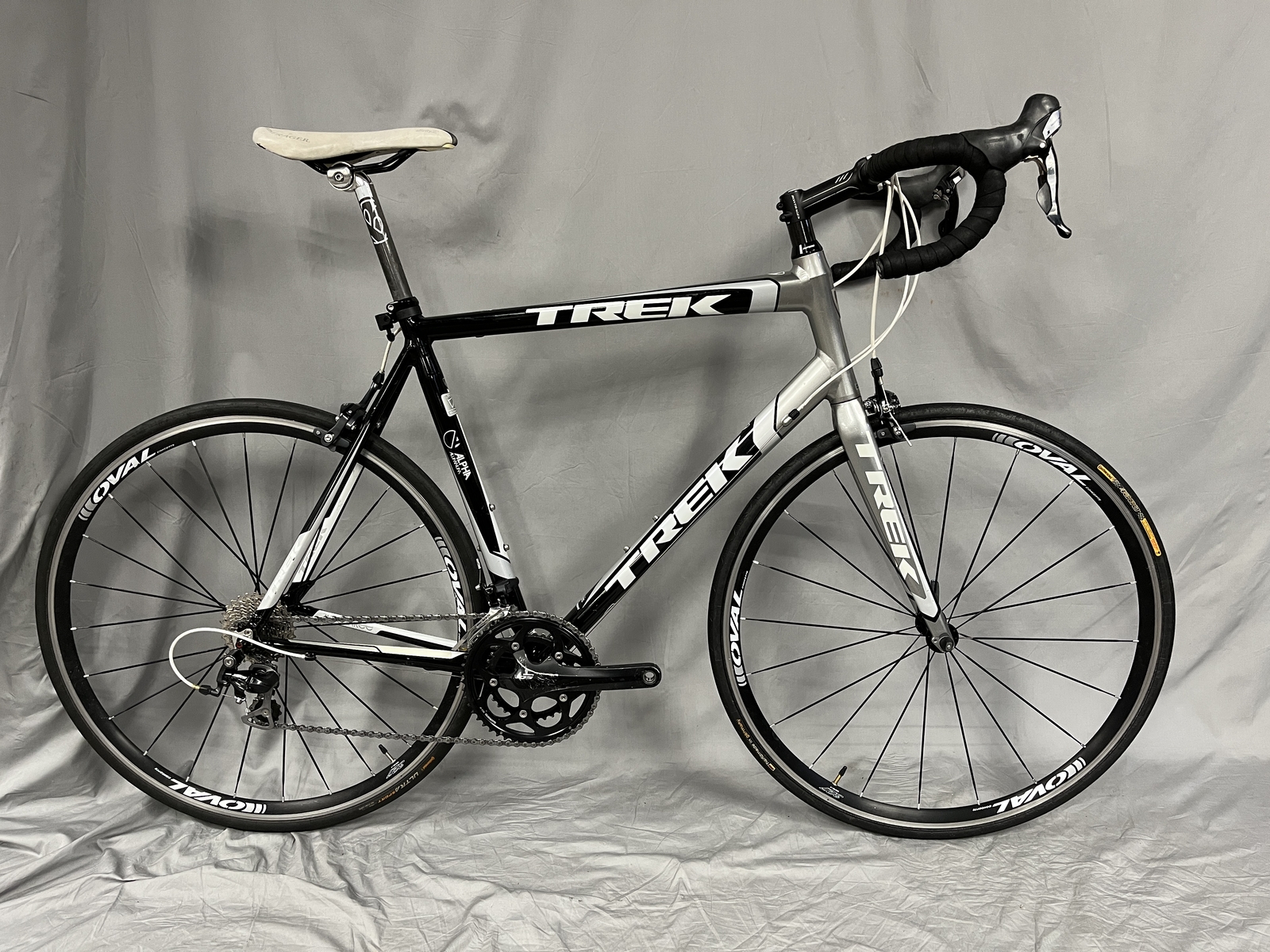 Trek Alpha 2.3 Road Bike 60cm Aluminum Carbon Fork Shimano 105 Group 2x10 700c