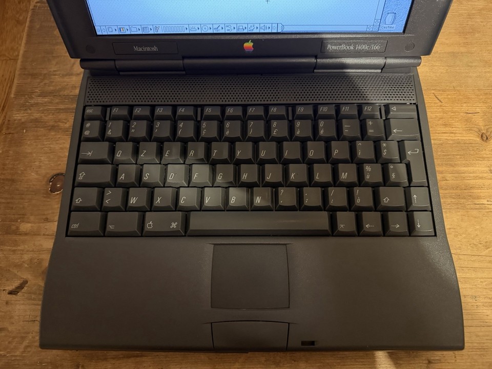 Vintage Apple Macintosh PowerBook 1400c/166 (anno 1997) con System 7.6 ...