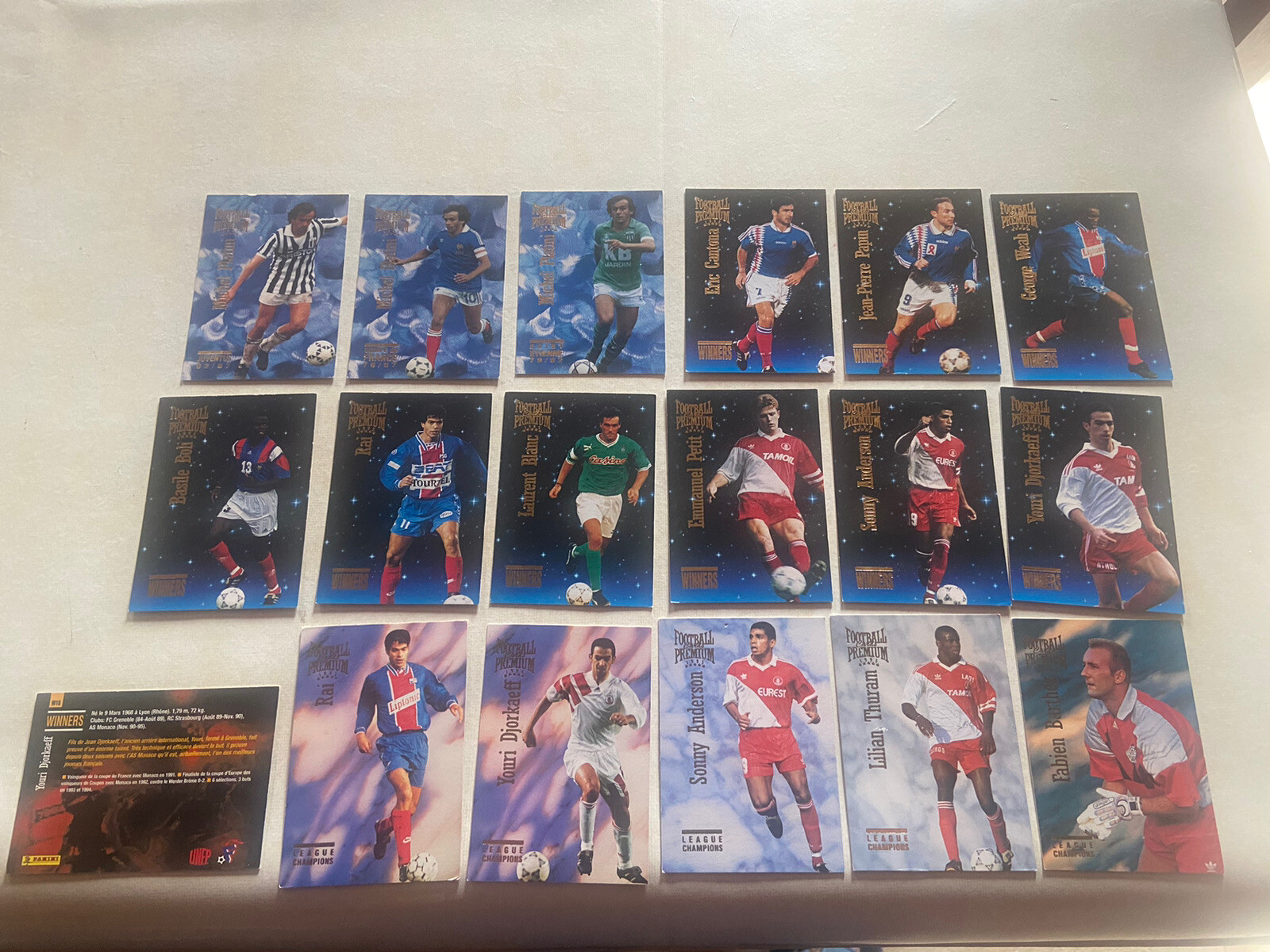 IMAGE CARTE PANINI FOOTBALL PREMIUM CARDS 95 PLATINI PAPIN CANTONA ...