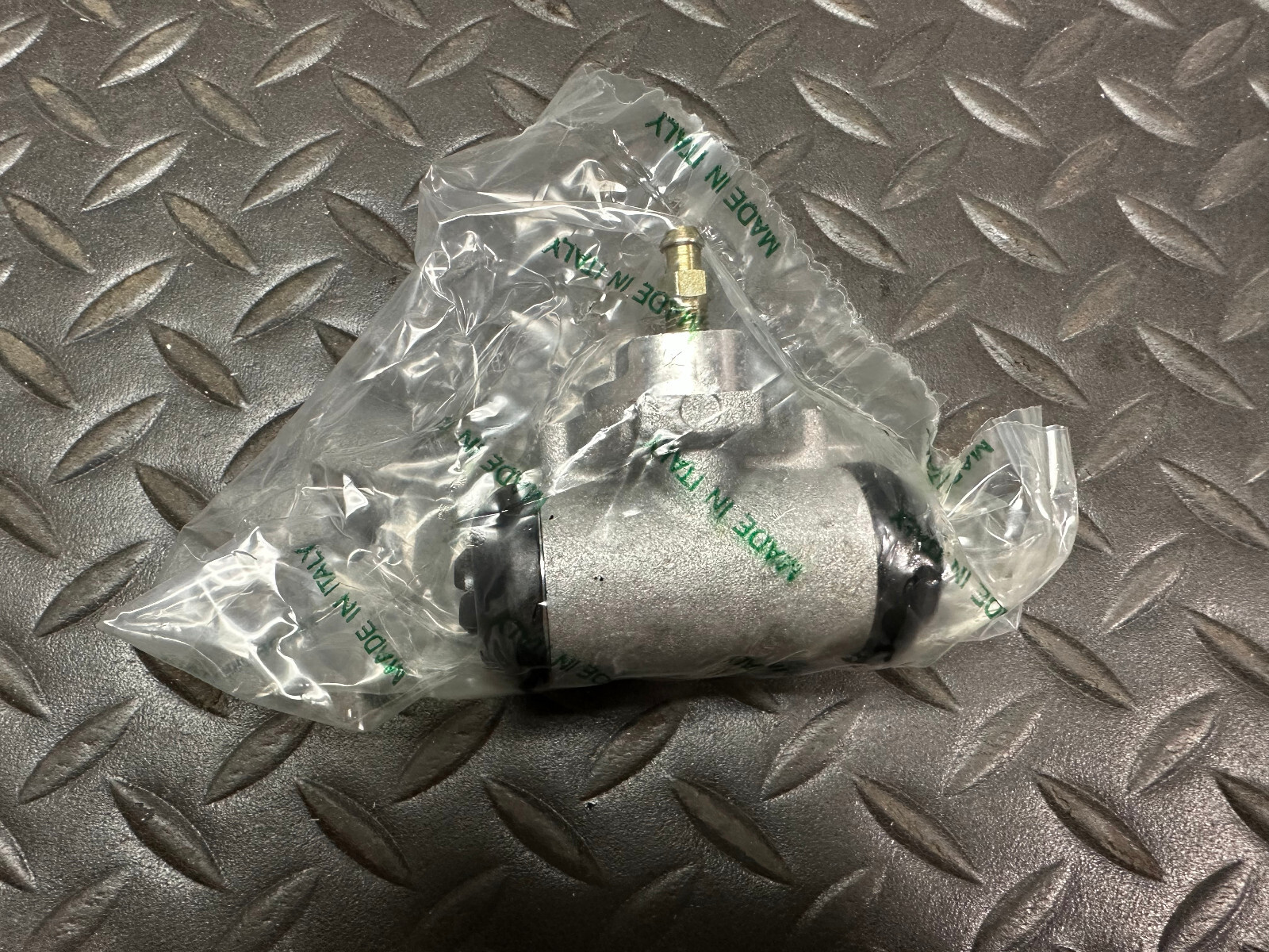 Brake Wheel Cylinder -#25-10549 / 44100-U9200 - Fits Nissan / Datsun | eBay