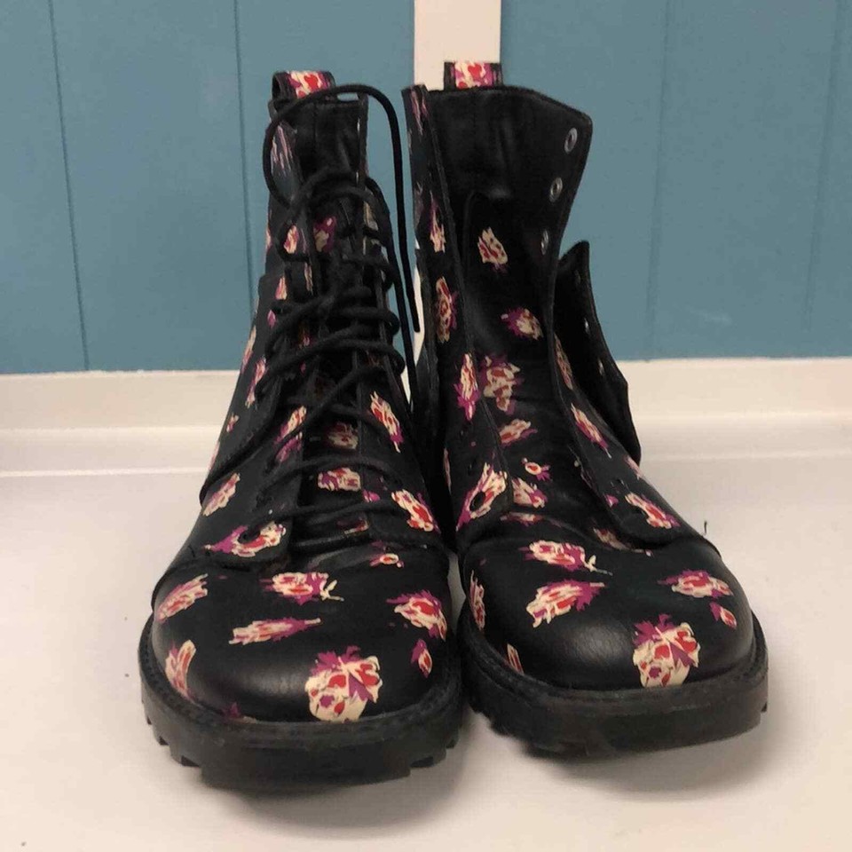 Volcom Go Figure combat boots with roses women’s size 8.5 | eBay