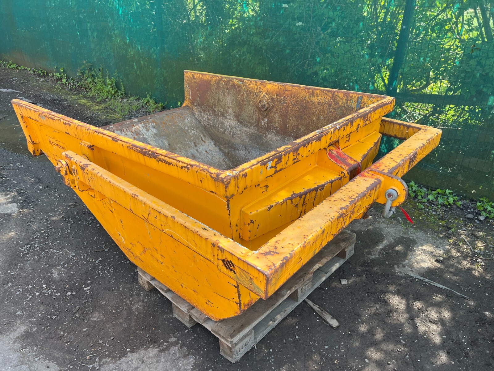 Choice Conquip Concrete Skips £700+vat Lifting Attachment Crane Digger ...