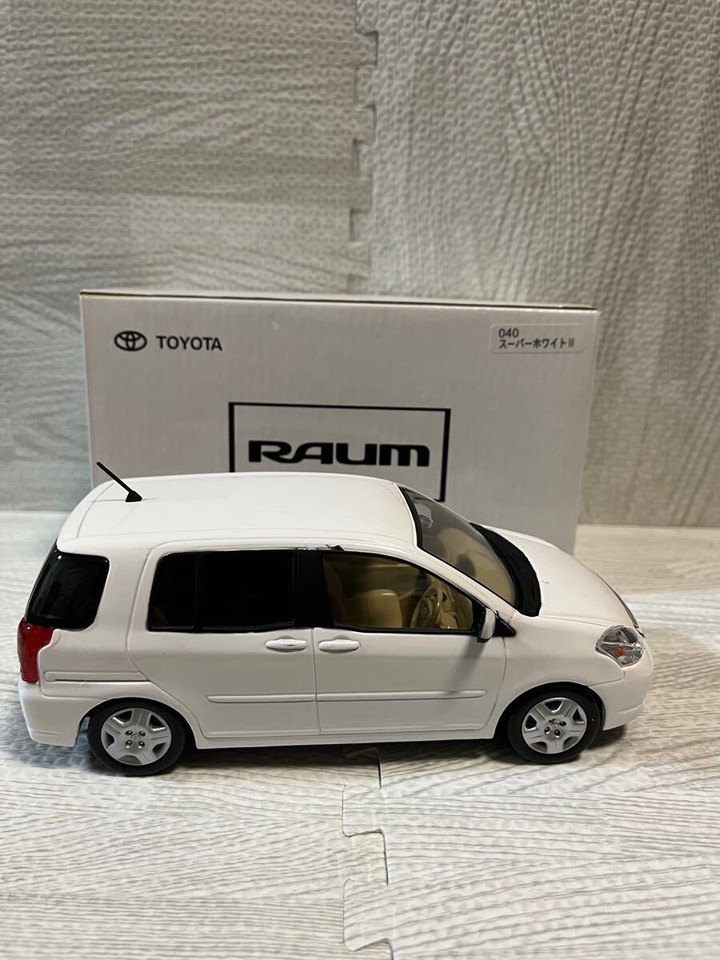 1 24 Toyota Raum Color Sample Mini Car Super White II | eBay
