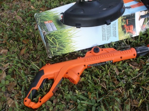 Black & Decker GH900 14" Corded Electric String Trimmer / Lawn Edger 6 ...