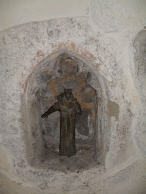 Photo 6x4 Small statue inset in the south wall at St Ethelburga's ...