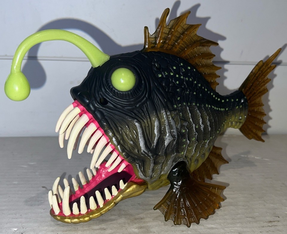 2014 Chap Mei Toys R Us Deep Sea Anglerfish Glow in the Dark 9.5" Toy ...