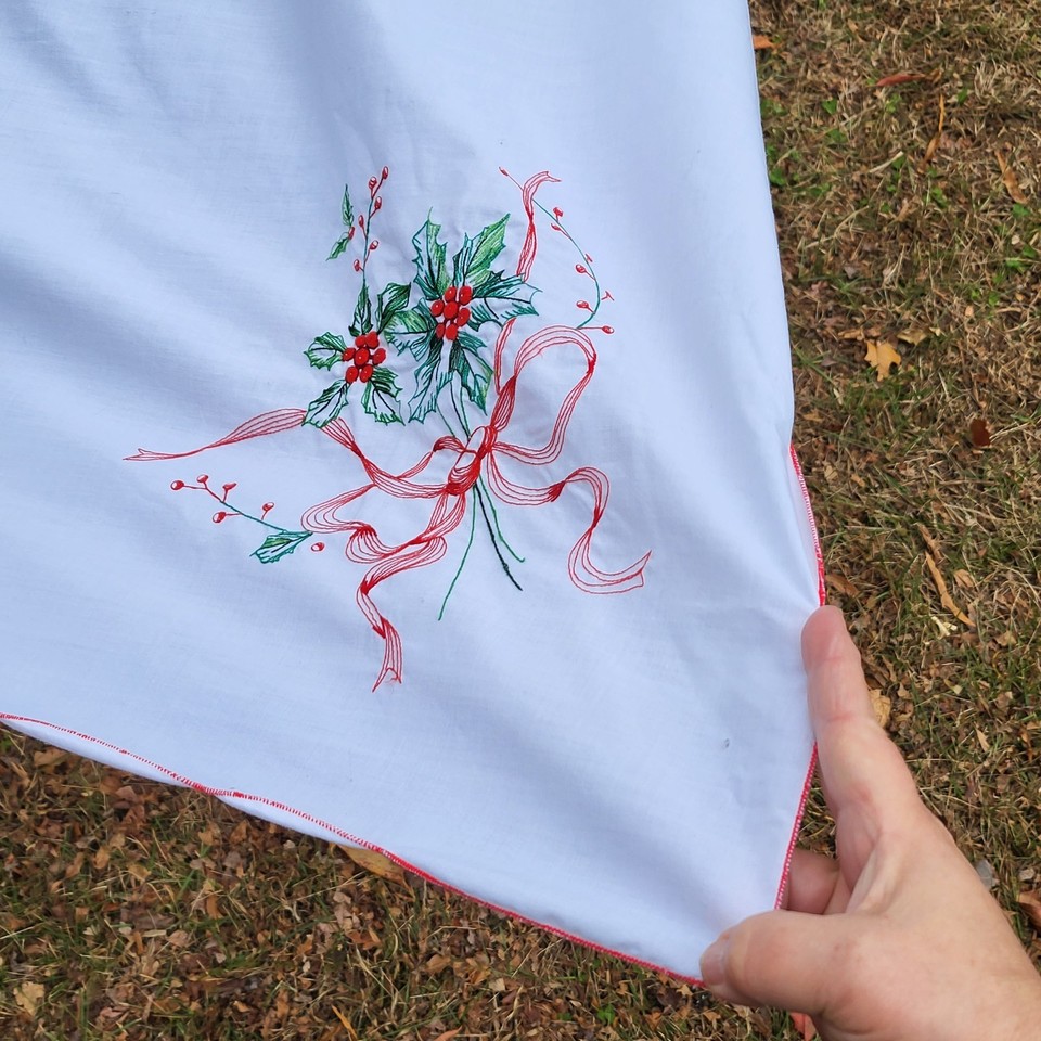 Christmas Hand Stitched Cotton Linen Rectangle Table Cloth Holly Ribbon ...