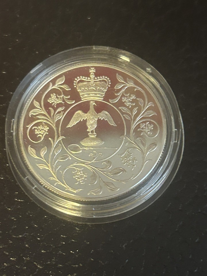 1977 Queen’s Silver Jubilee Silver Proof crown Coin Royal Mint Box ...