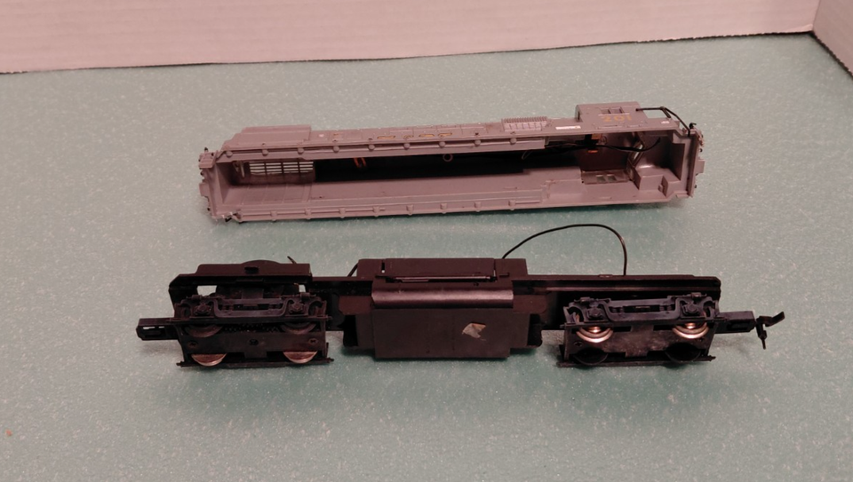 HO L&N ALCO 430 #201 DIESEL LOCOMOTIVE Shell & Chassis Need Help | eBay