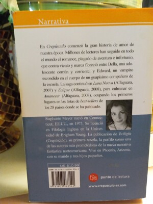 La Saga Crepusculo / the Twilight Saga Ser.: Crepúsculo by Stephenie ...