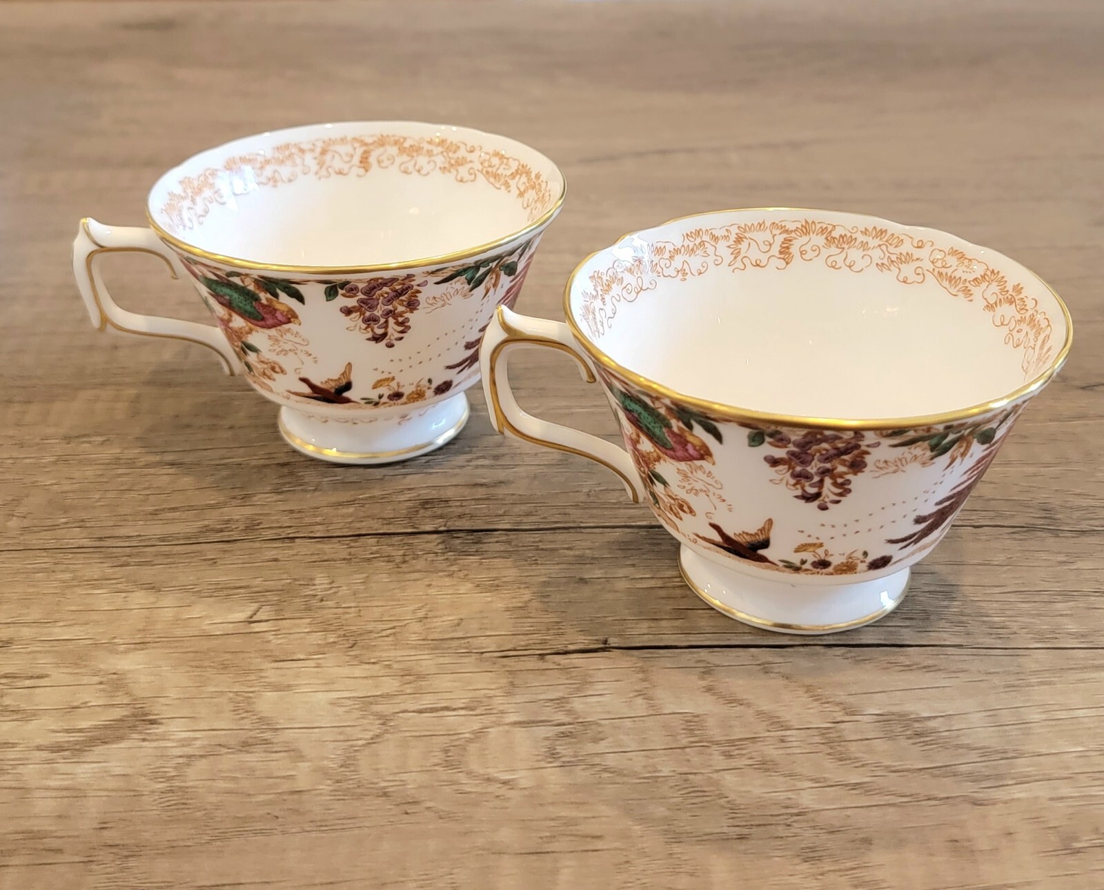 Set Of 2 OLDE AVESBURY Royal Crown Derby Tea Cup Only English Bone ...