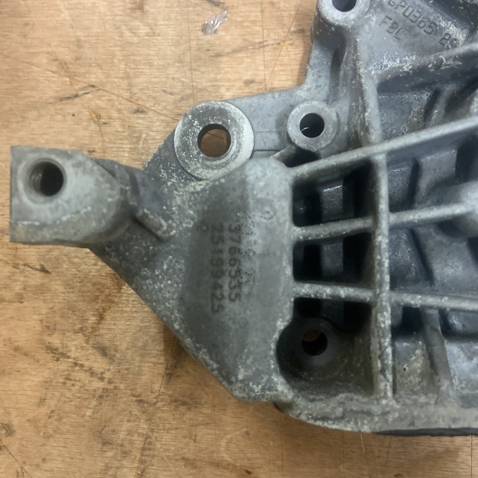 *10-19VAUXHALL CORSA D/E A12/A14/B12/B14XER TIMING CHAIN COVER/OIL PUMP ...