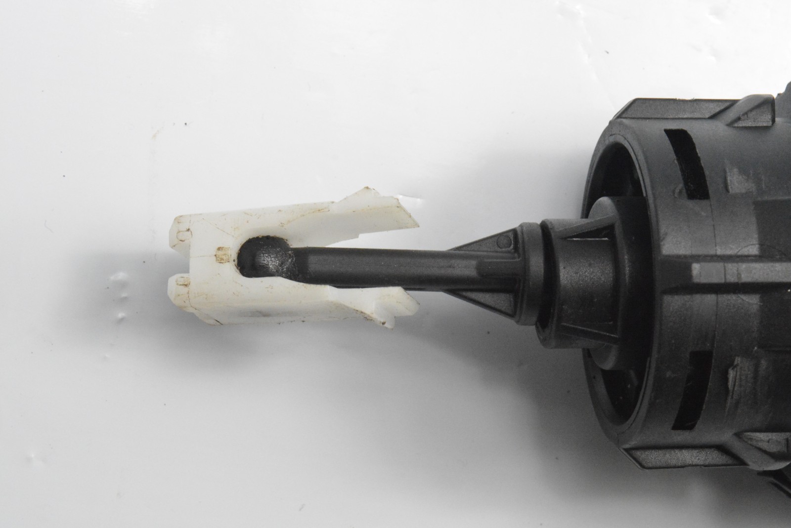 FORD KUGA FOCUS VOLVO V50 C30 2012 ONWARDS MASTER CLUTCH CYLINDER ...