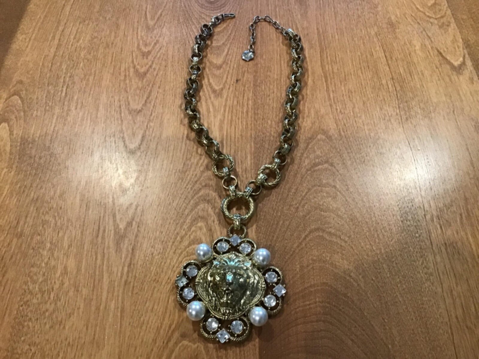 VTG GRAZIANO MOGUL CHUNKY LION HEAD RHINESTONES PEARL… - Gem