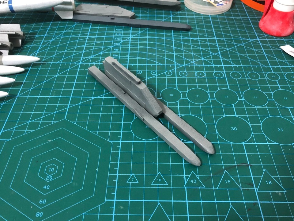 Custom kit 1:18 BBI Elite Force F16 multiple pylon w/dual-launcher AIM ...