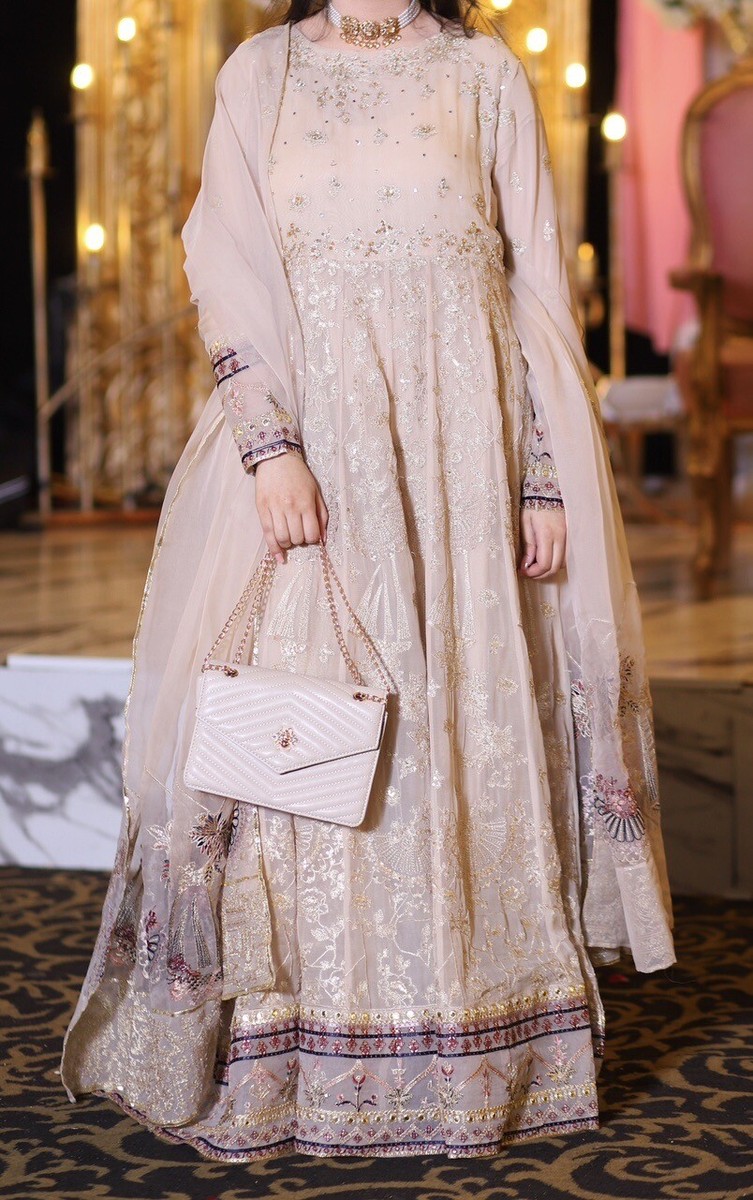 Gaun Batik Wedding