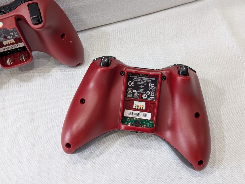 GEARS OF WAR XBOX 360 CONTROLLERS (set of 2) – Limited Edition No ...