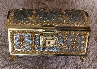 Golden Magic Treasure Chest Music Box / Jewelry Box | eBay