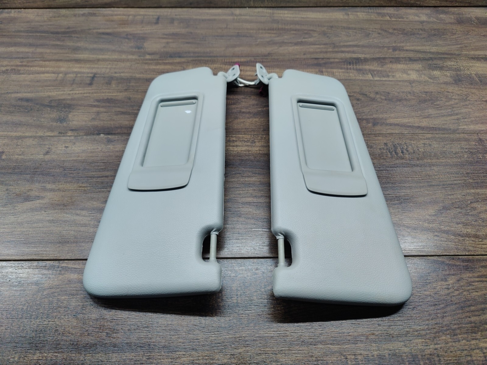 07-13 Bmw E93 1/3 Series Sedan Right Left Illuminated Sun Shade Visor ...