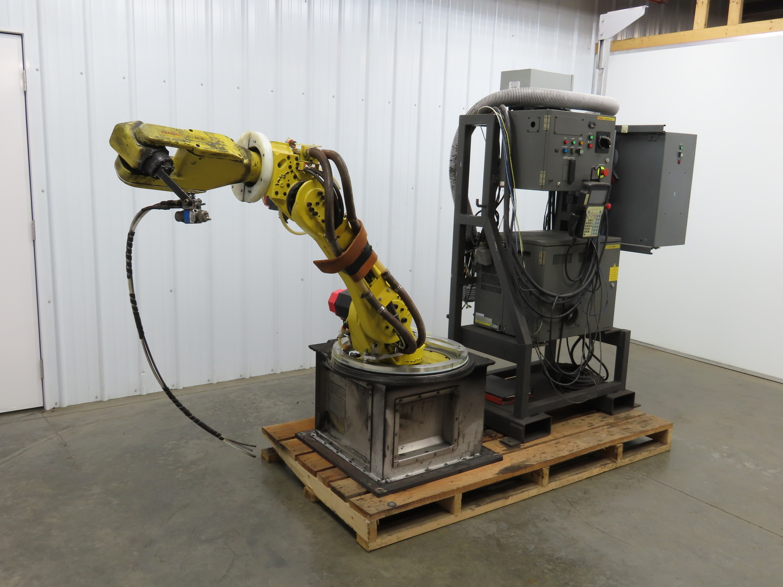 Fanuc M-6I Industrial Robot 6 Axis R-J2 Controller Teach Pendent Spray ...