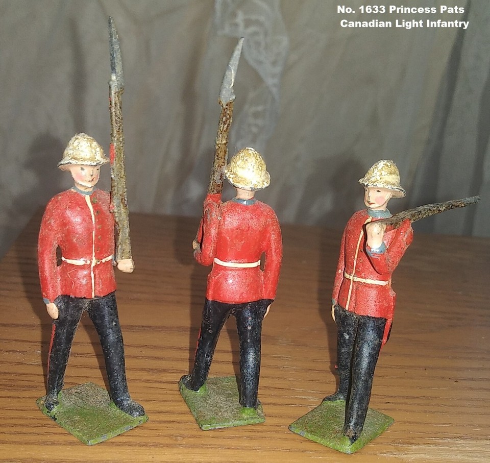 Britians toy soldiers- Sixteen soldiers from eight different sets. | eBay