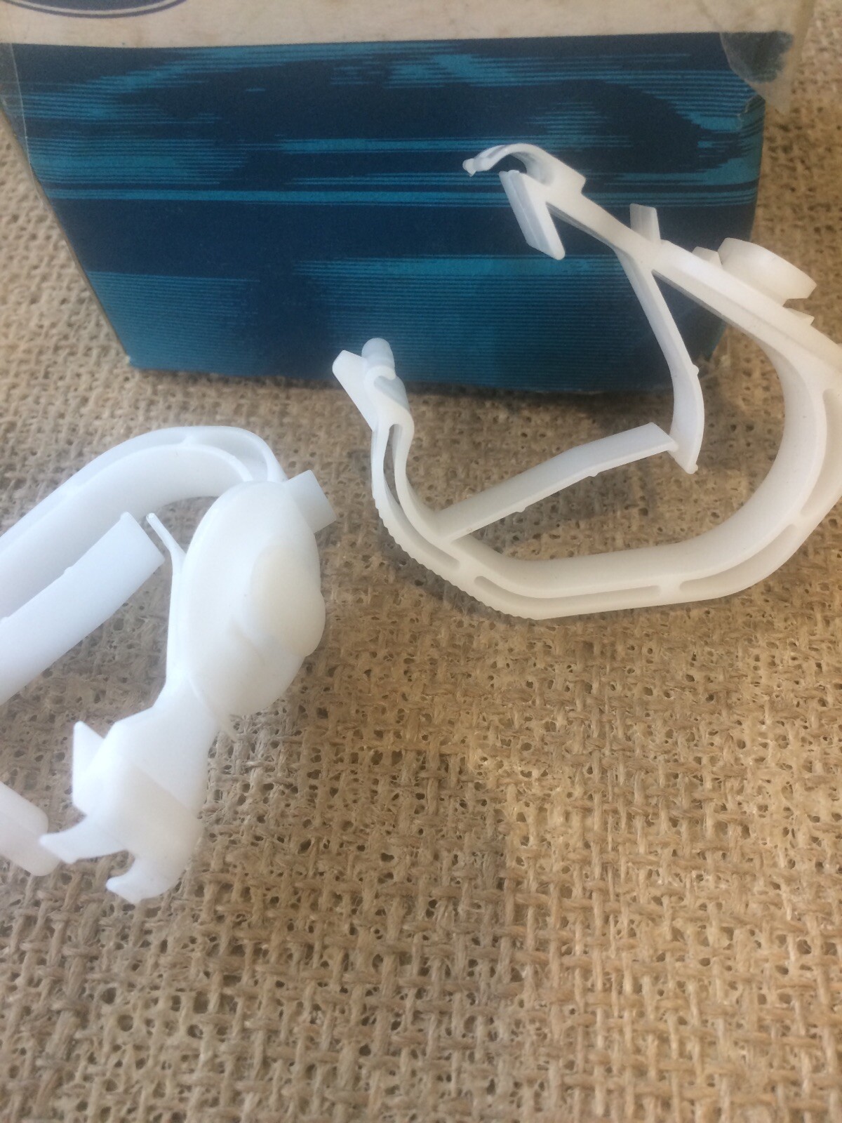 Genuine Ford Sierra Mk2,Mk3, XR Cosworth Granada/Scorpio Wire Loom Clip ...