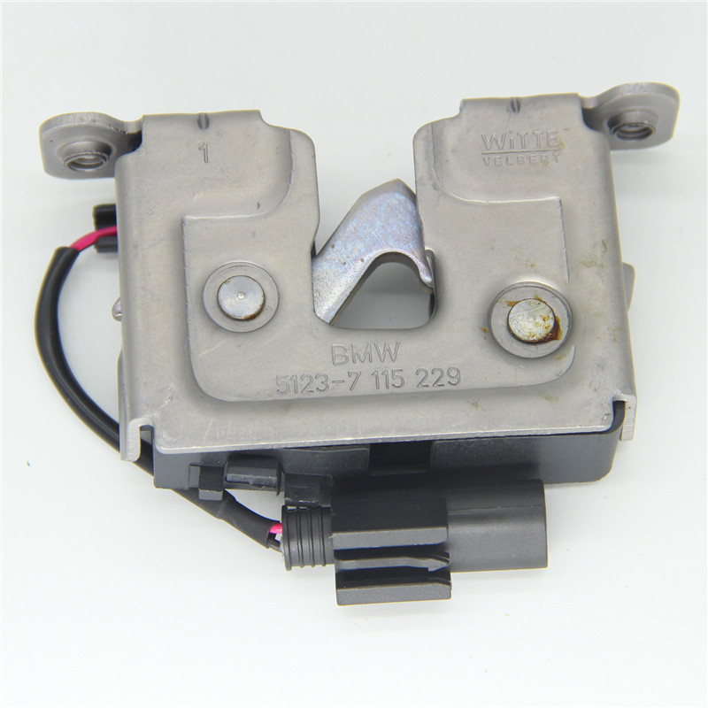 51237008755 Lower Hood Lock Lid Latch for BMW E82 E88 E90 E92 E93 E60 ...