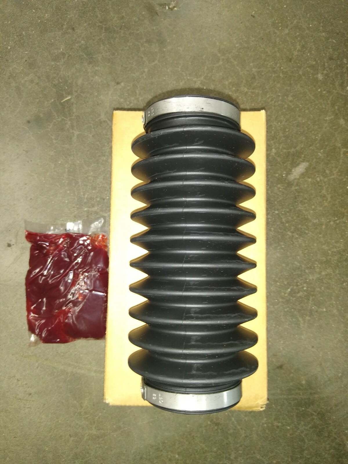 DANA HOLDING CORPORATION Rubber Boot Kit 212094X 10 Rib Driveshaft Slip ...