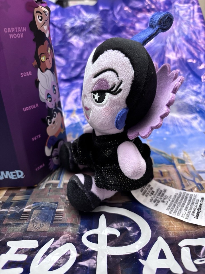 Disney Parks 2025 Villains Shimmer Wishables Plush 5” Yzma ** Box ...