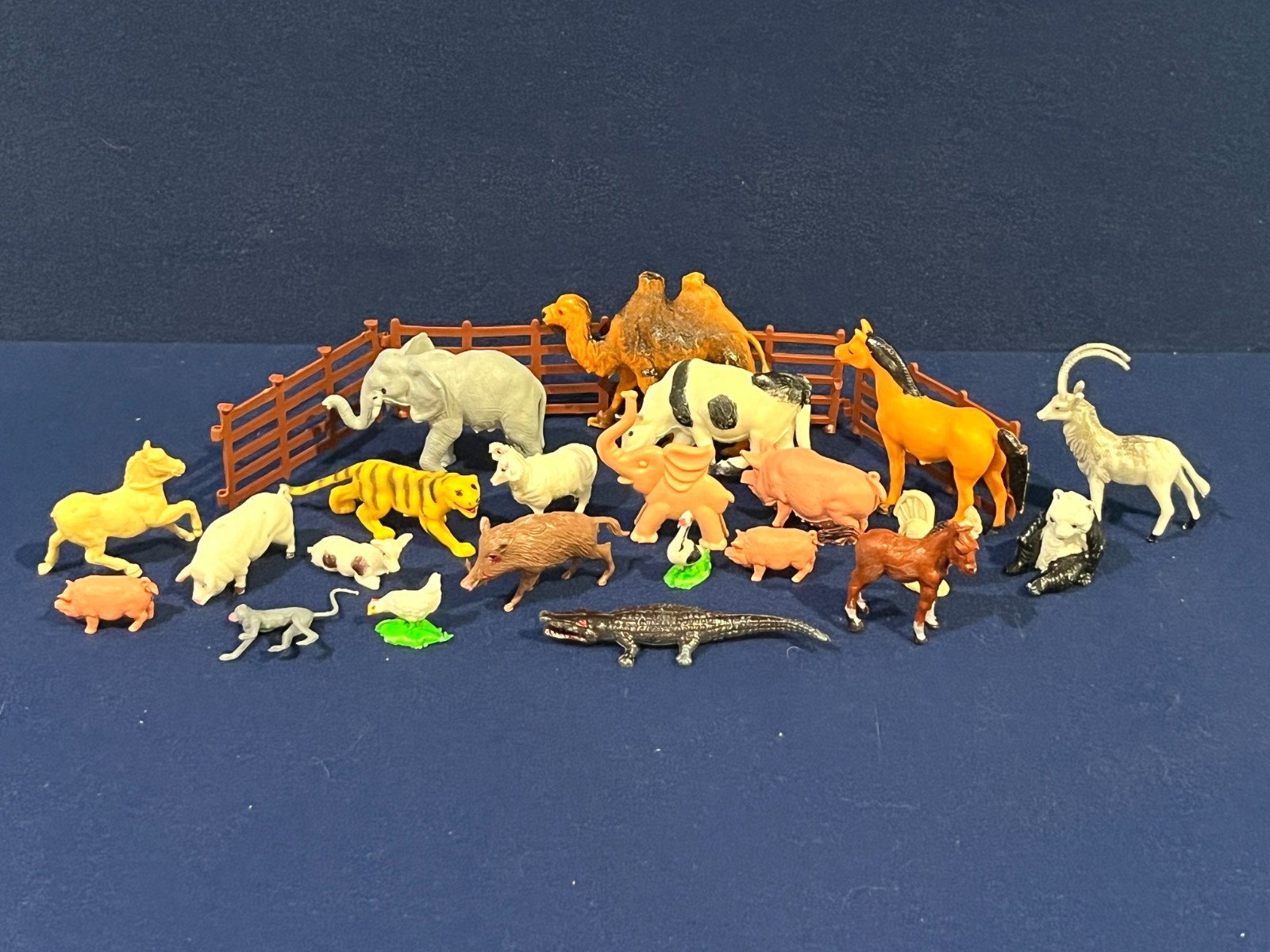 BUNDLE OF VINTAGE PLASTIC ANIMALS - FREE UK POSTAGE!! | eBay UK