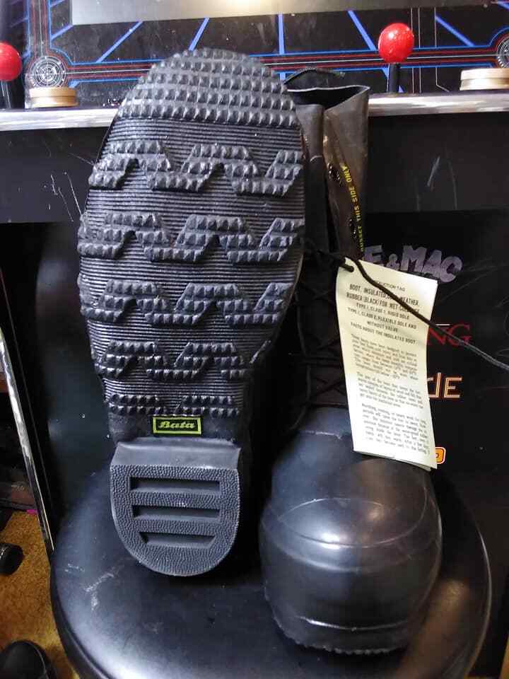 MICKEY MOUSE BUNNY BOOTS BATA 9 R Black New usually fits size 10 shoe ...