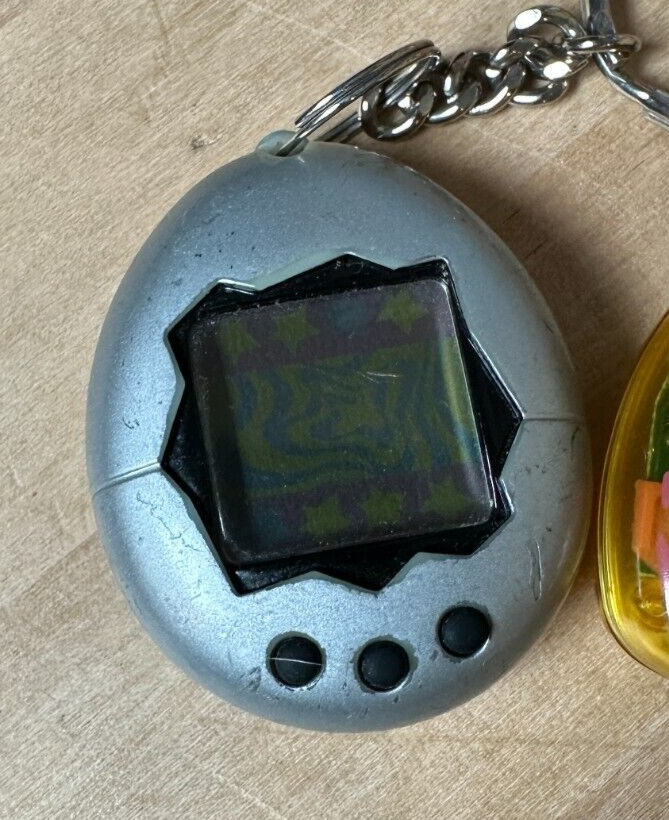 Lot 2 Digital Pets - 1997 Tomagotchi Bandai, Giga Pets Compu Kitty ...