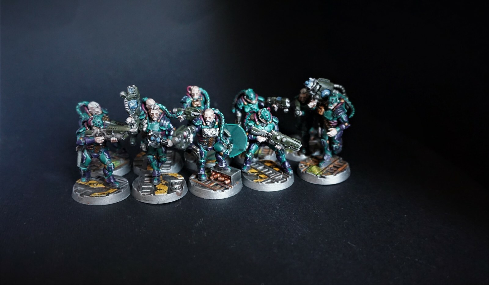 Van Saar Gang painted Necromunda Warhammer 40k Hired guns | eBay
