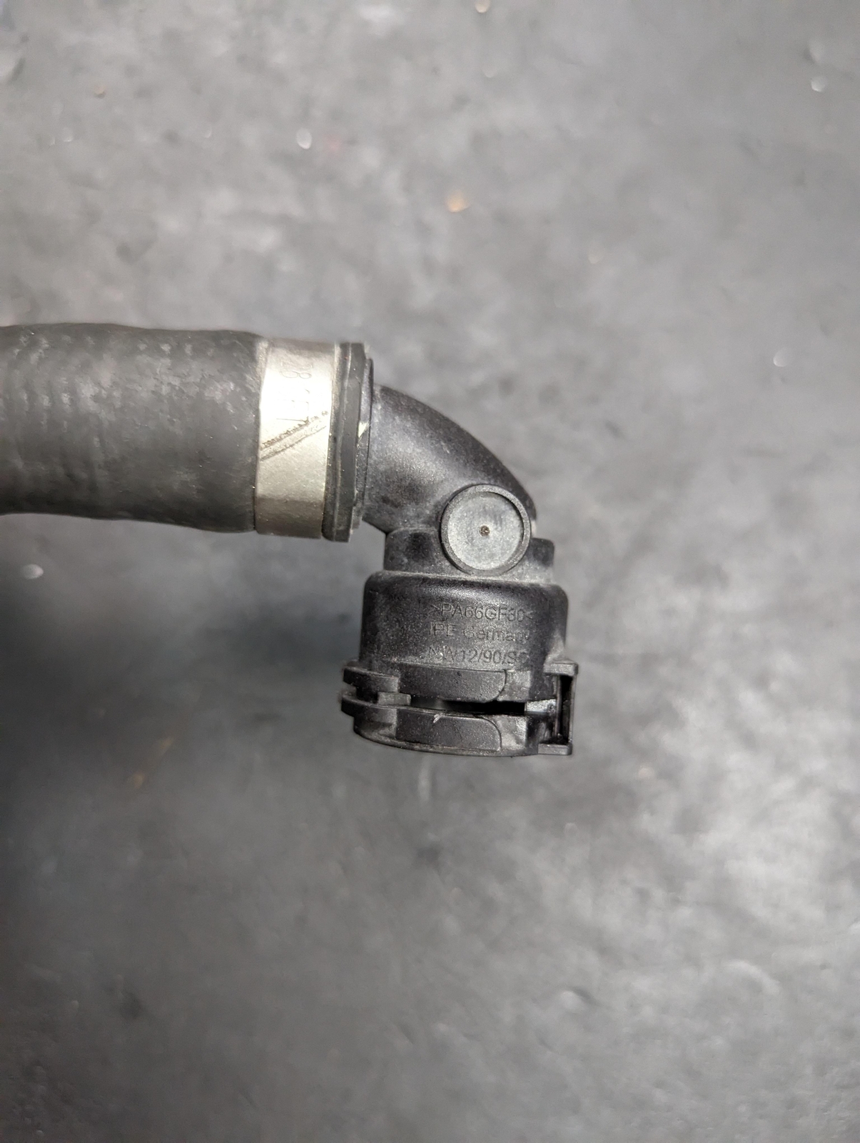 Engine Coolant Pump Hose 2018 BMW X1 17127617380 2016 2017 2019 | eBay