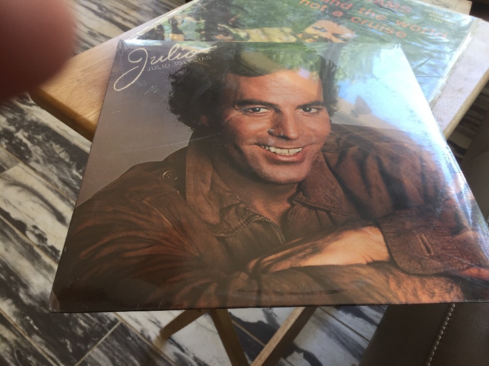 Julio Iglesias Cover Art