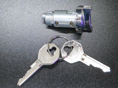 Chevy Chevrolet Ignition Lock 2 GM Keys 1949 1950 1951 1952 1953 1954 ...