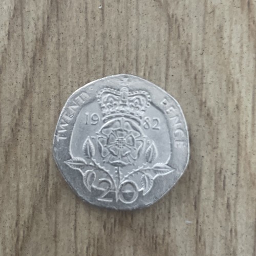 1982 20p Twenty Pence Coin, Rare ORIGINAL FIRST YEAR MINT Tudor rose ...