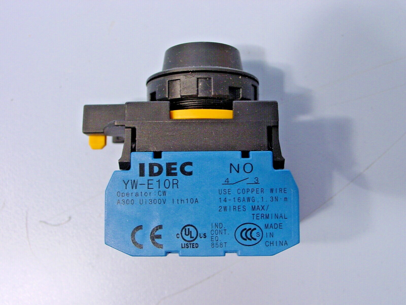 IDEC CW1K-3HE21N1 3-Position Flush Silhouette CW Series Key Selector ...
