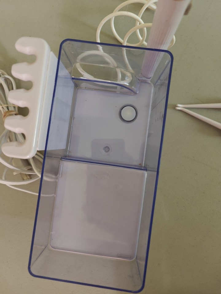 Hydro Floss Oral Irrigator Model 7618 034 with NEW Heads Tested Works ...