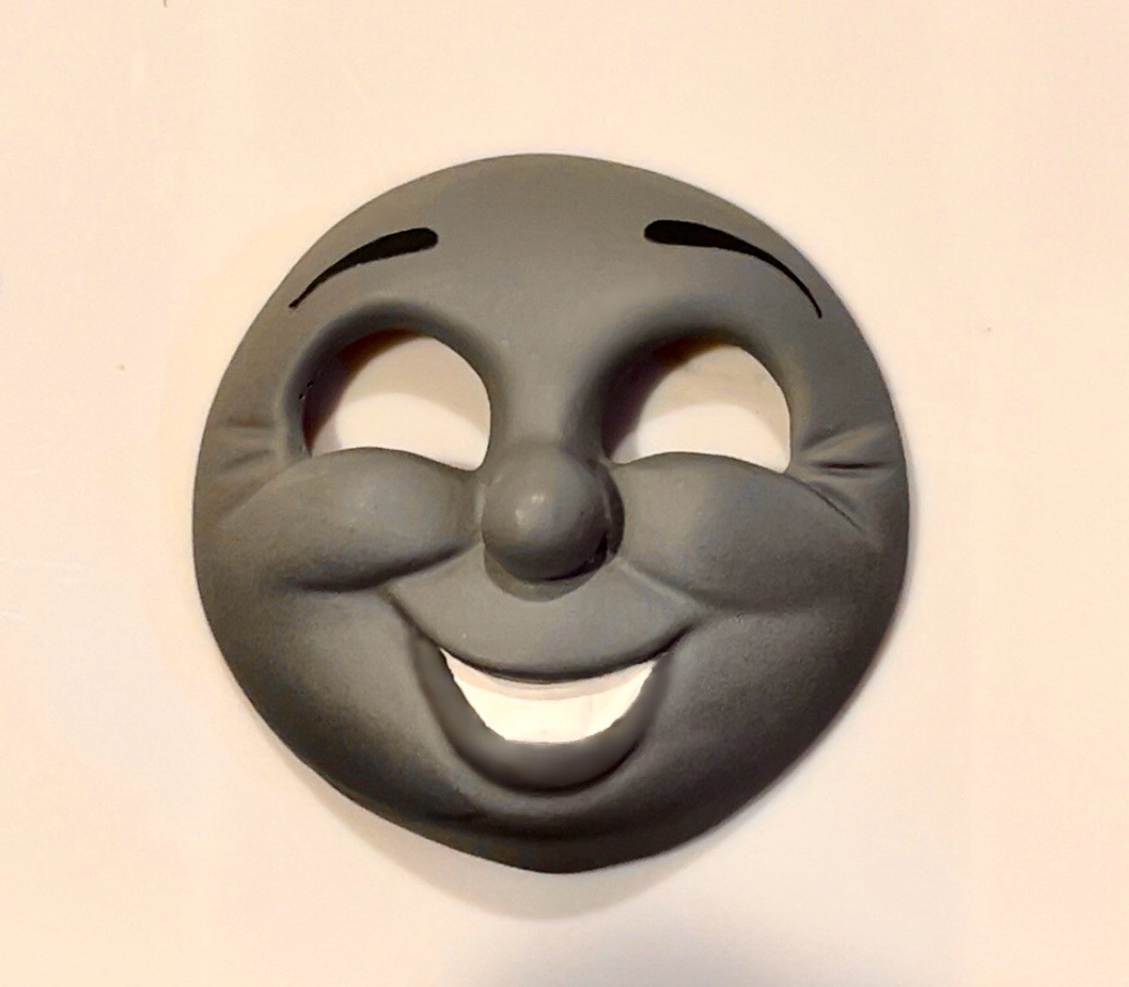 Gauge 1 - James Happy Face Application - Prop Replica - Thomas ...