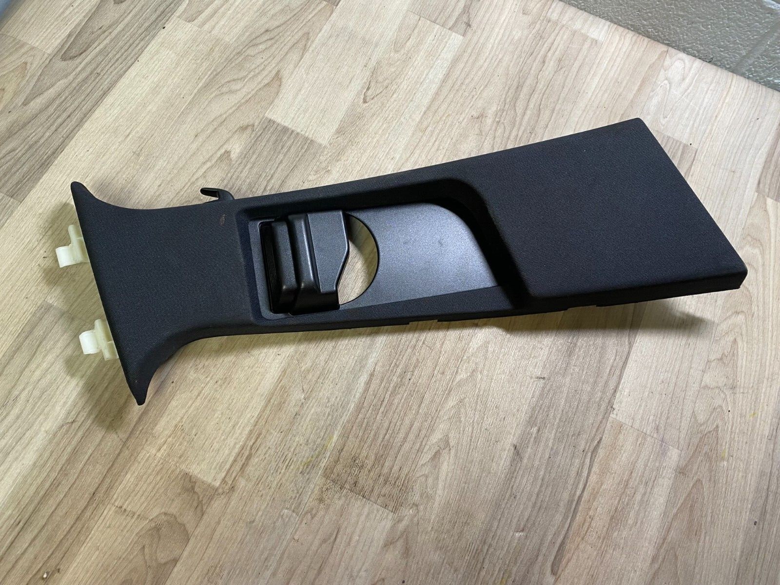 MERCEDES BENZ E550 E63 OEM RIGHT PASS SIDE UPPER INTERIOR B PILLAR TRIM ...