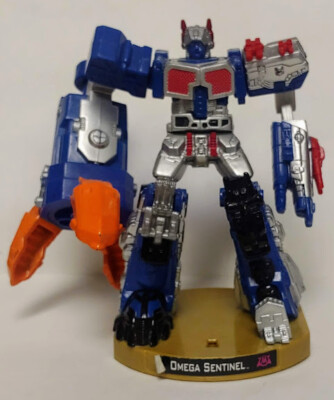 Attacktix Transformers Autobot Omega Sentinel 70 Omega Sentinel Energon ...