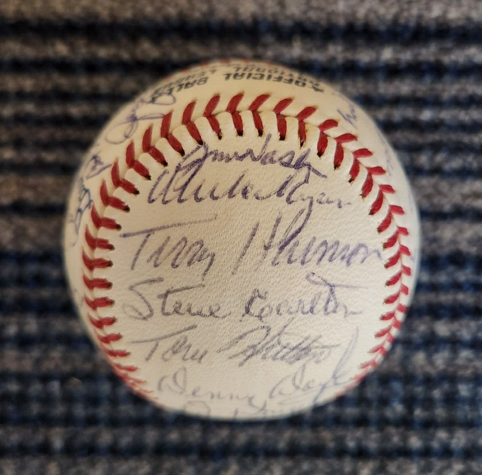 1972 PHILADELPHIA PHILLIES TEAM SIGNED Official NL Baseball (30) w ...