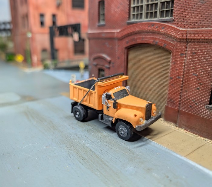 1/87 HO Scale Custom Built Mack B61 Series Single Axle Dump Truck. | eBay