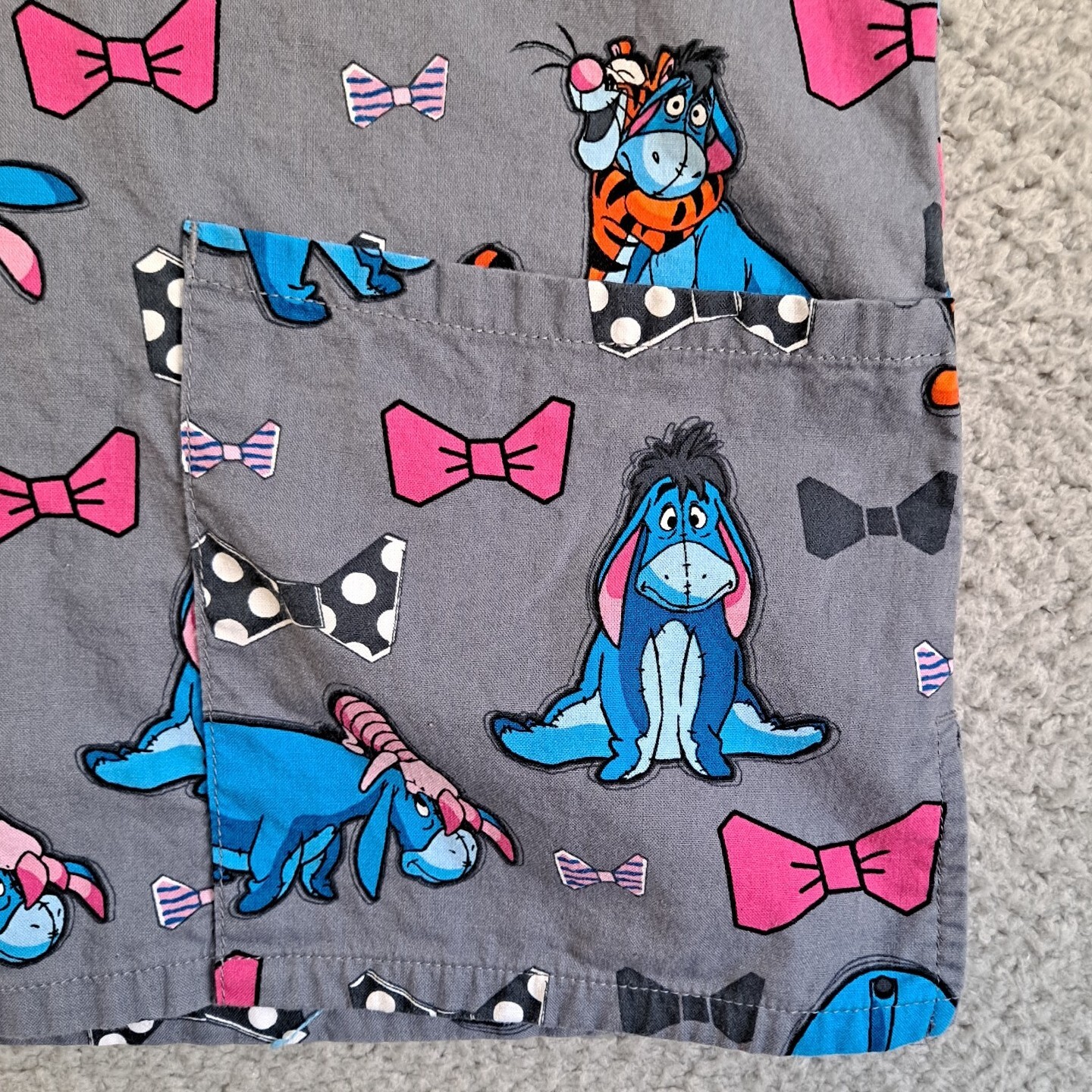 Disney Womenxs XS Gray 3-Pocket Front Scrub Top Eeyore Tigger Piglet ...